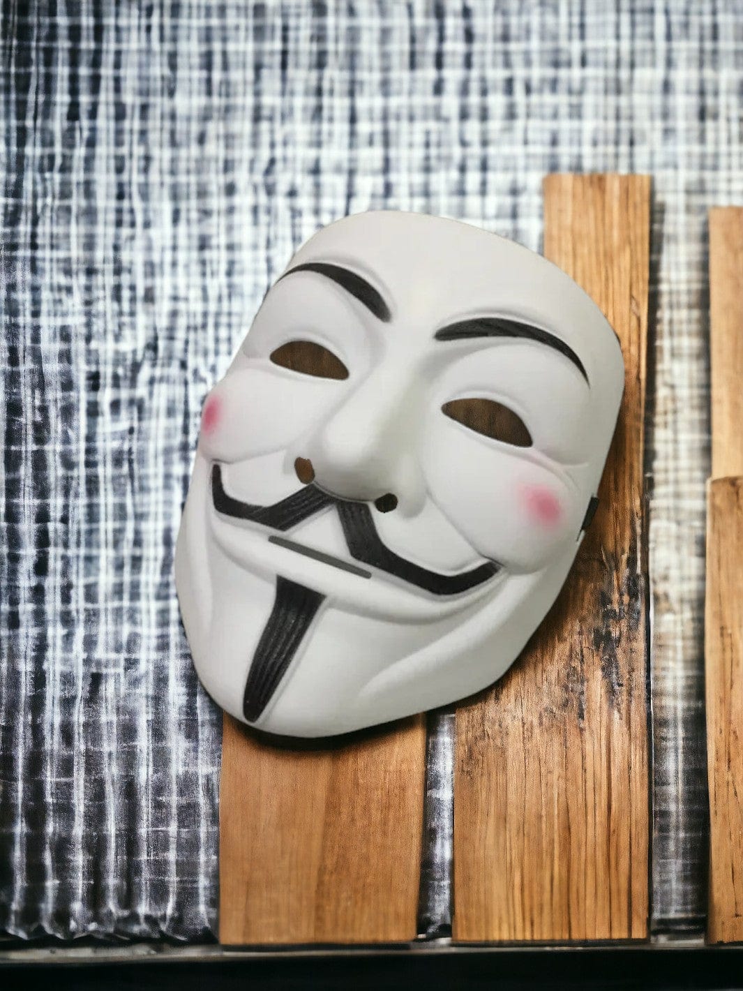 Masque Anonymous Blanc Matt – L'Univers Masqué